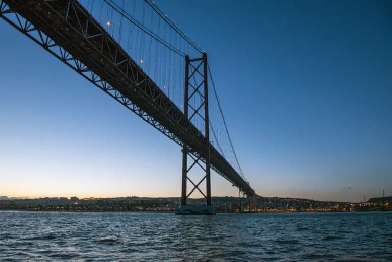 Ponte 25 de Abril - Lisbon Sight Sailing
